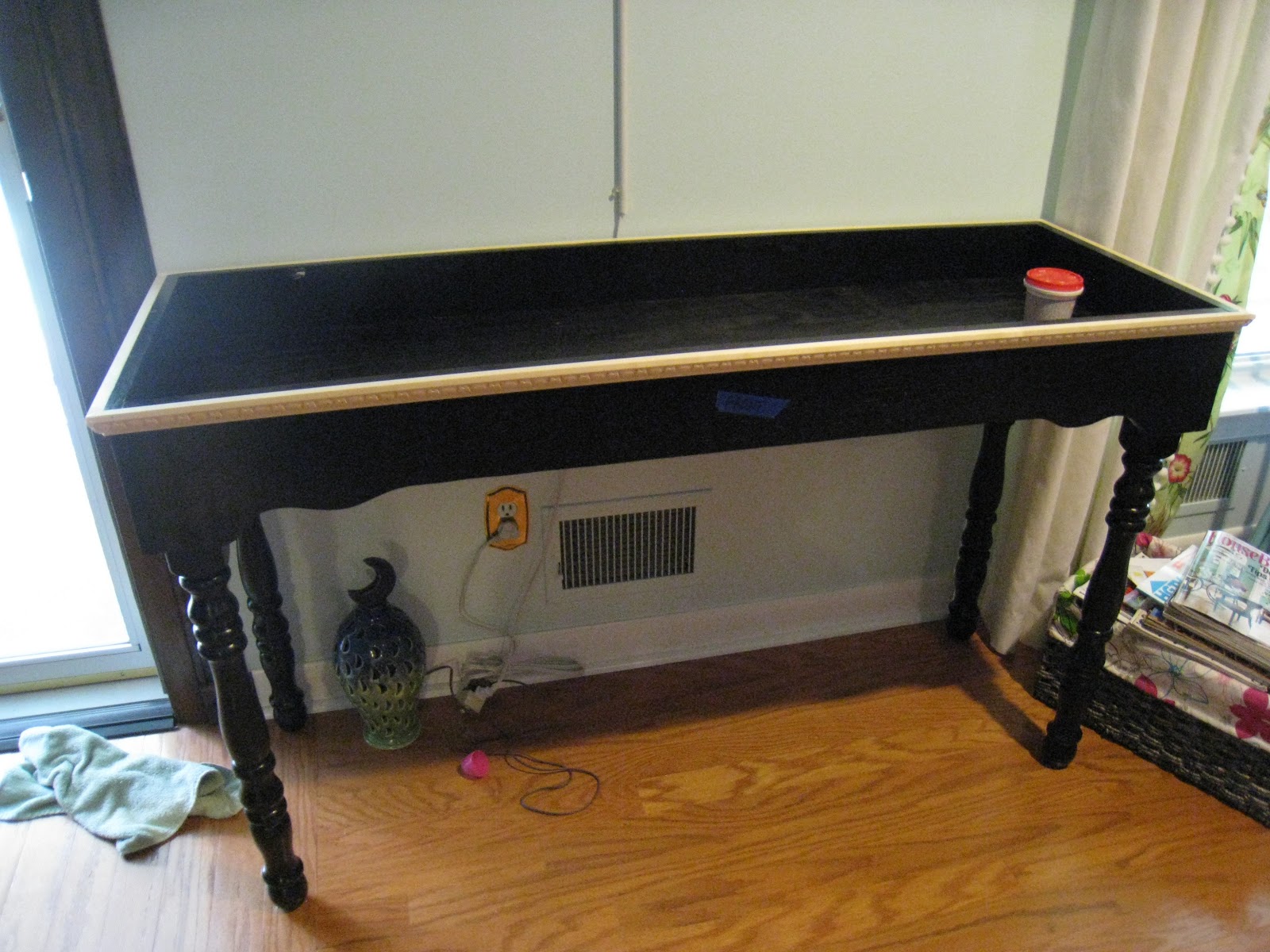 Repurposed For Life: Piano keyboard made into a table