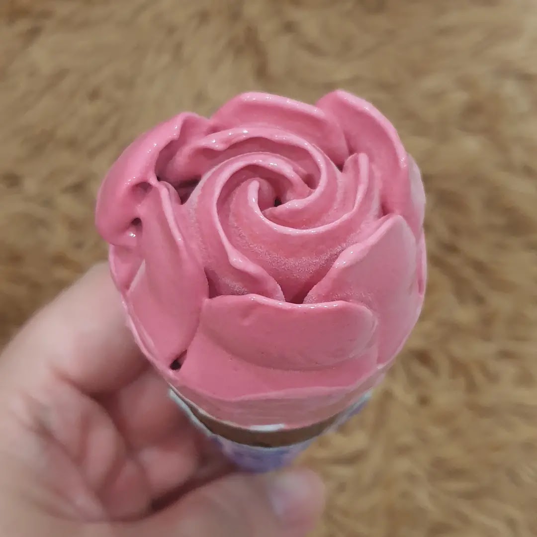 Love rose cornetto | Life Is Beautiful