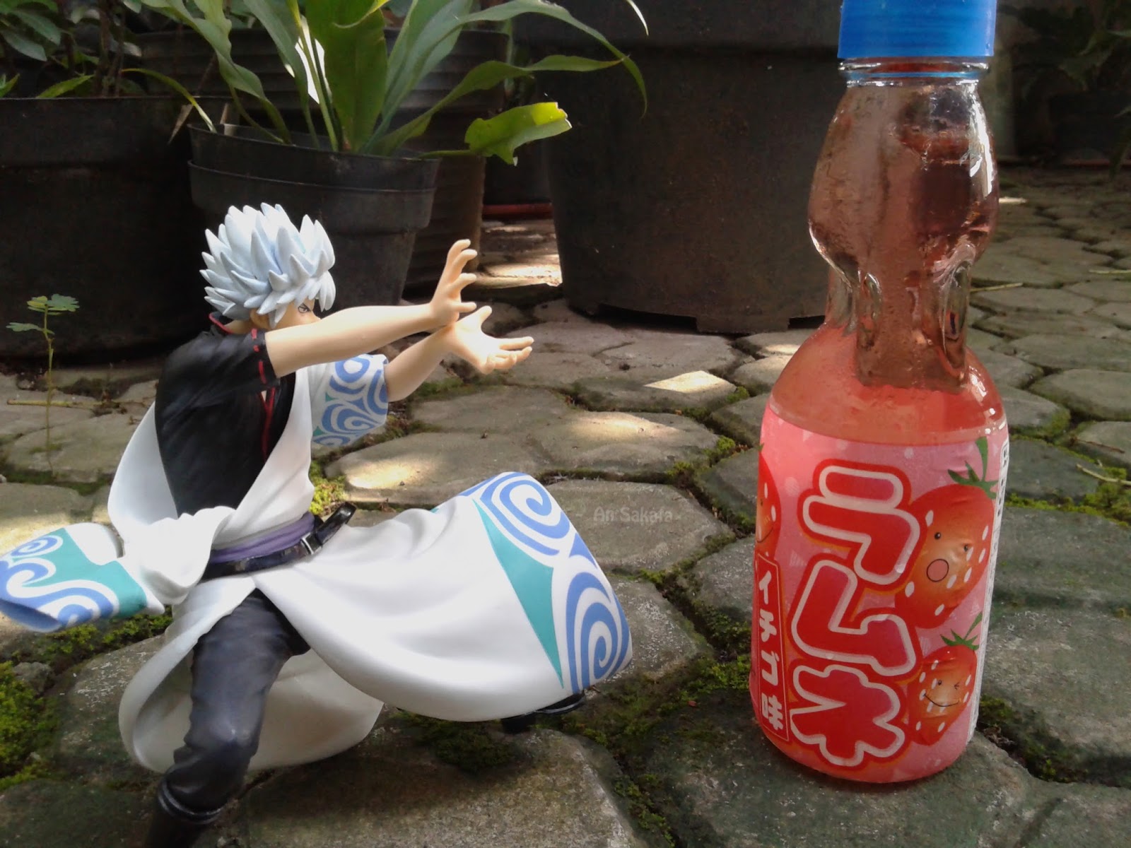 WHY: Ramune - Japanese Soda Strawberry Flavor Review