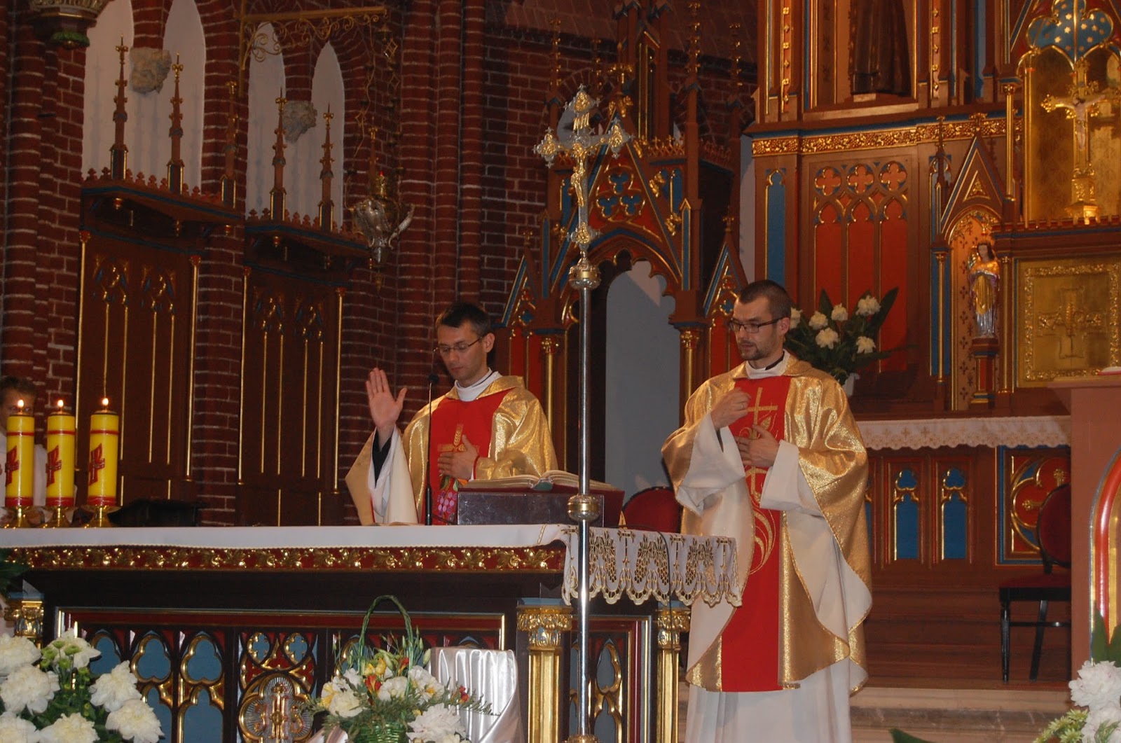 Prawie Aniołki: MSZA ŚW .PRYMICYJNA - KS. BARTOSZ MAJCHRZAK I KS ...