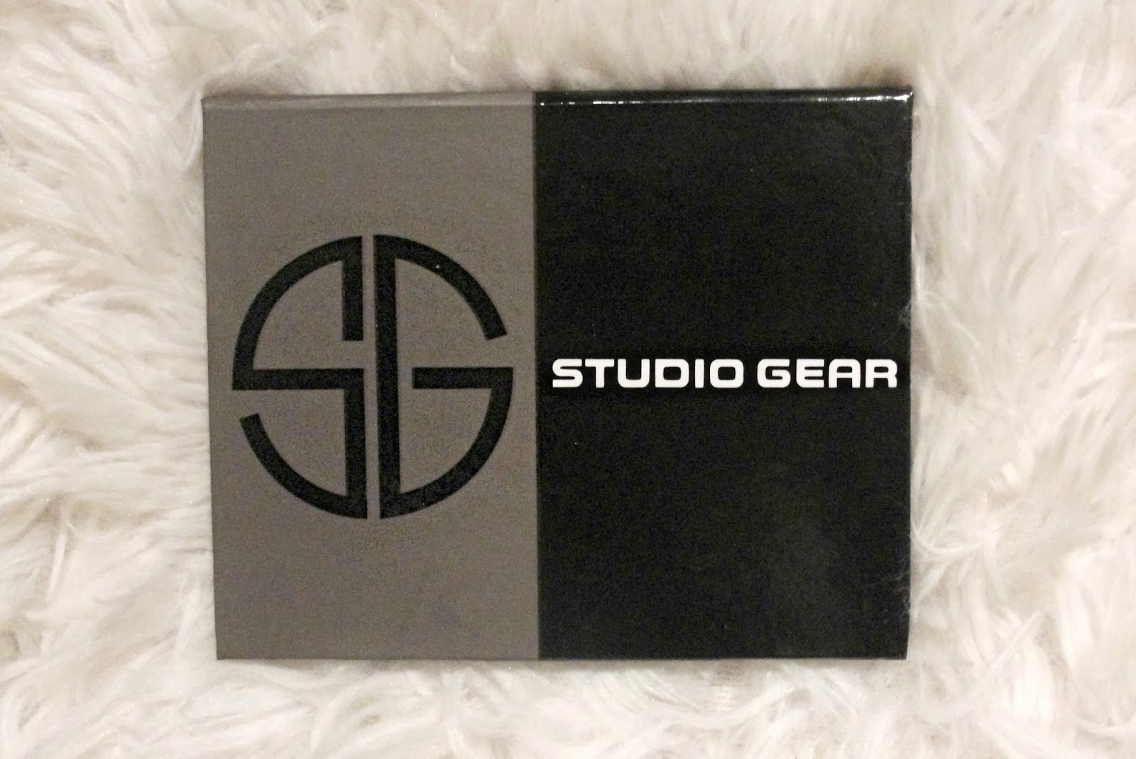 Beauty Guide 101: Studio Gear 2013 Holiday Palette Review and Look