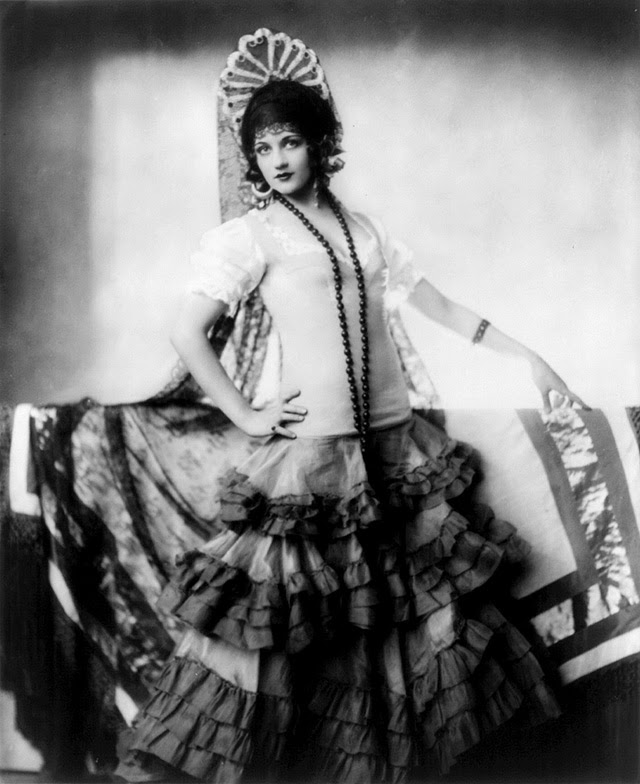 35 Beautiful Portrait Photos Of Ziegfeld Follies Showgirls From The