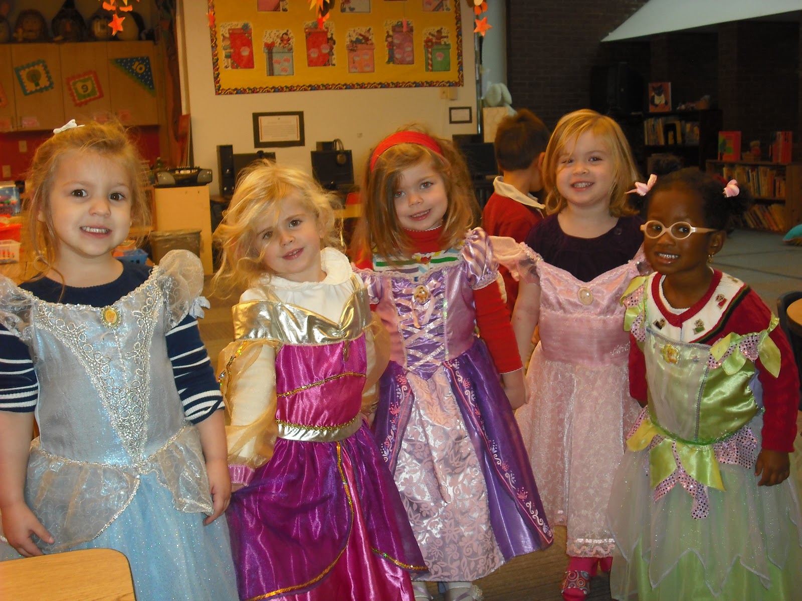 Ms. Parker & Ms. Shamaine's Prekindergarten Class: Dress up time!!