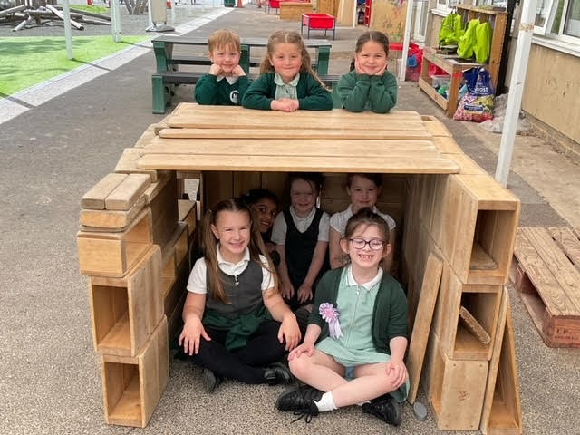 Mead Primary: At lunchtime, some children from Palau spent time ...