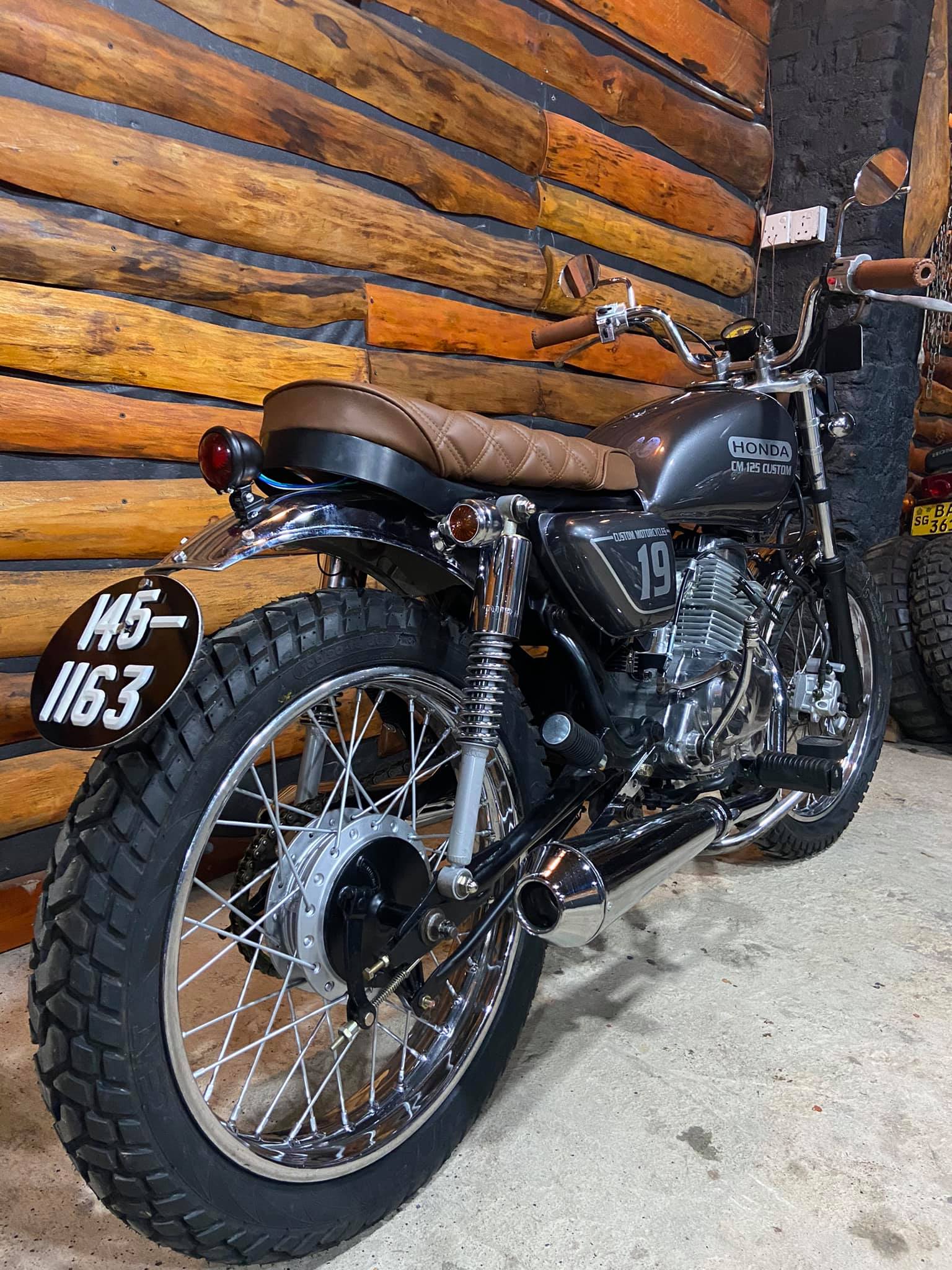 Honda CM 125 Custom Modified