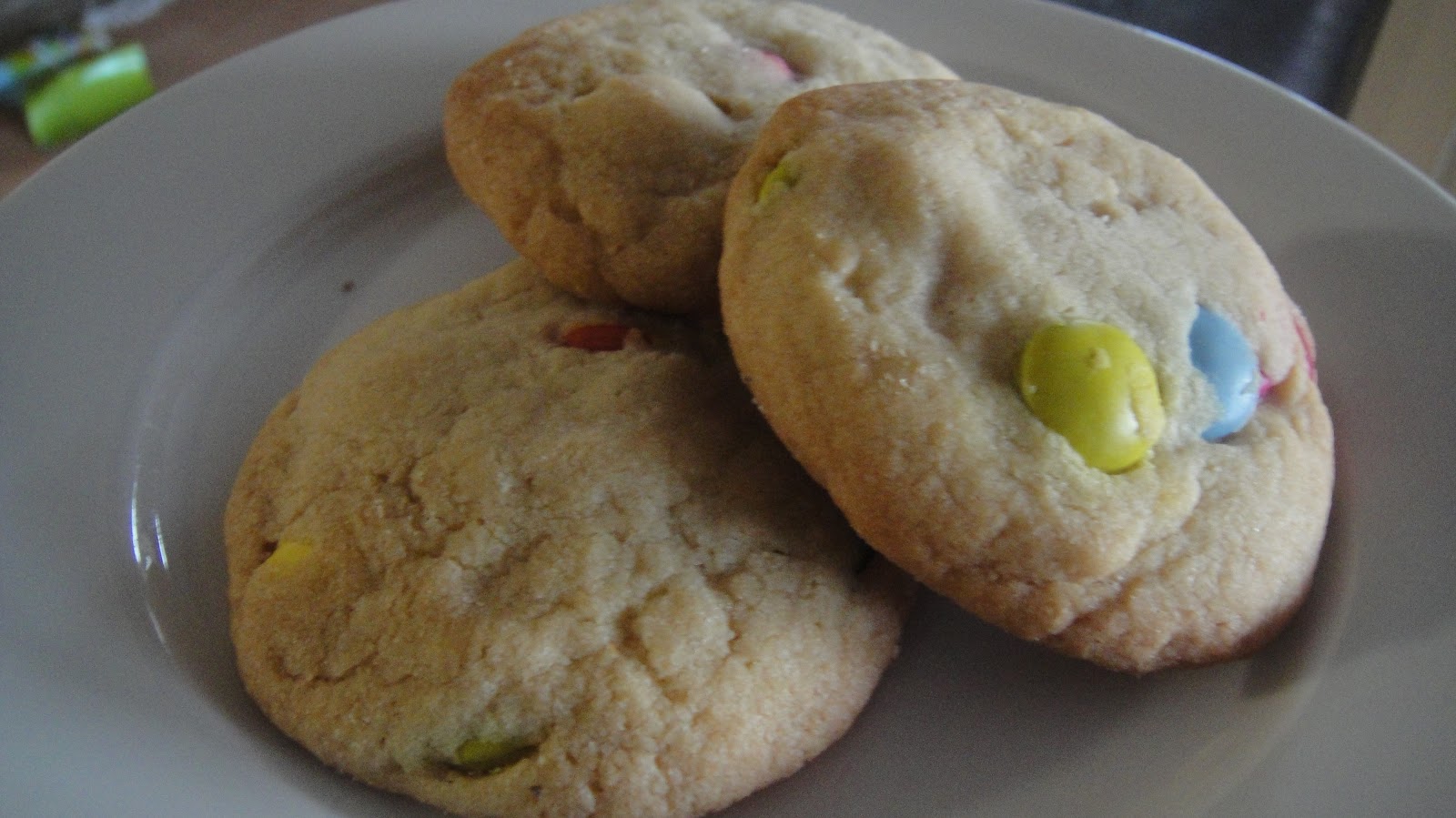 Mums in the Kitchen: Smartie Biscuits