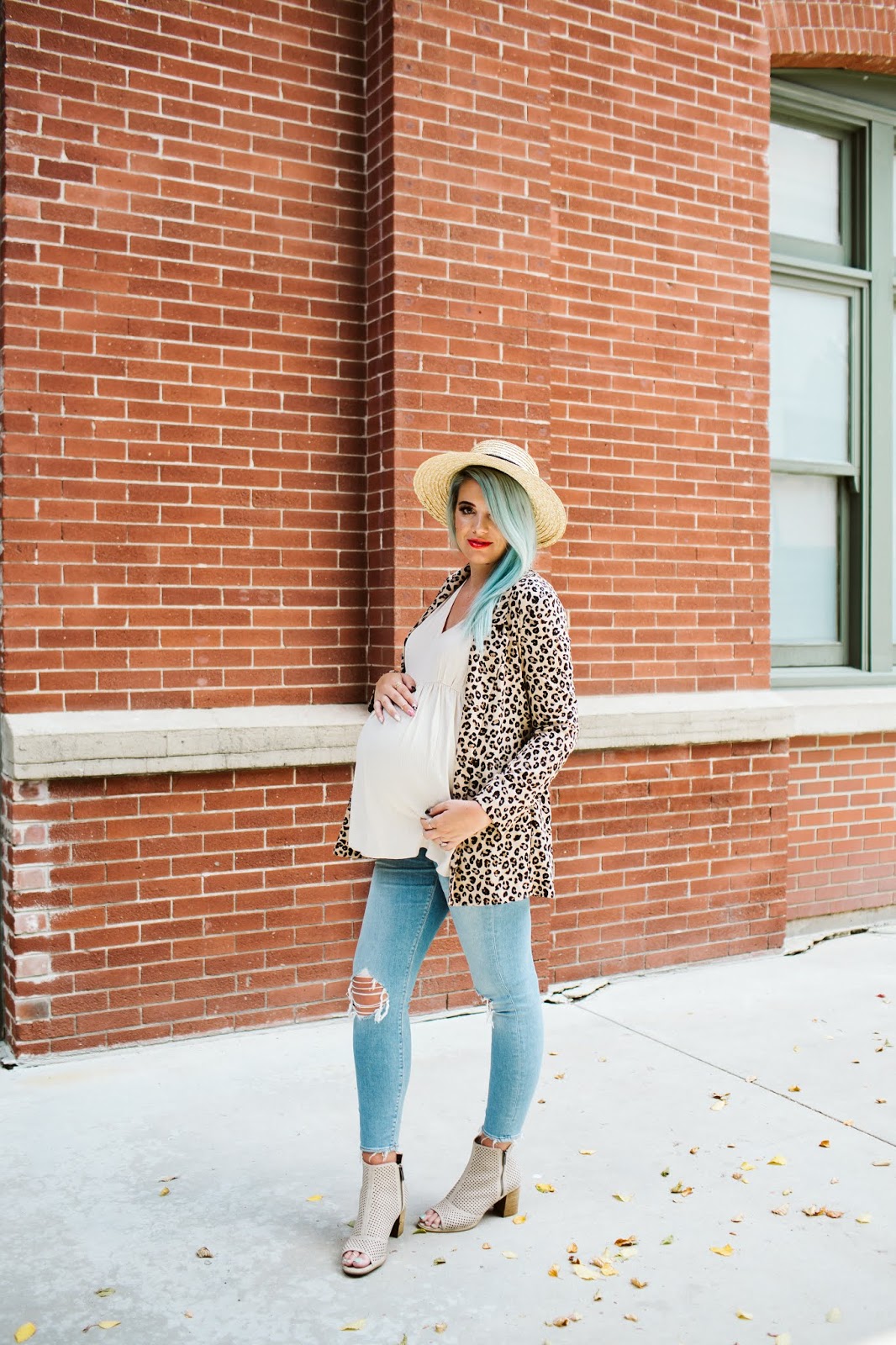 FIRST FALL MATERNITY OUTFIT | The Red Closet Diary