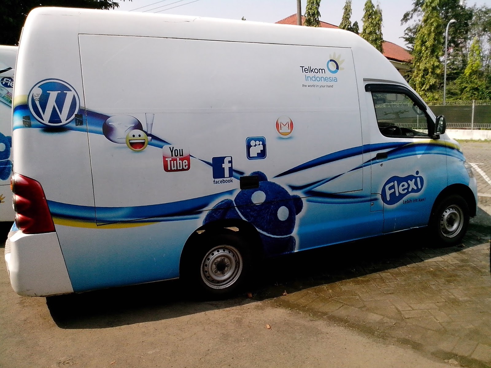 Jasa Pemasangan Branding Mobil Terbaik dan Terpercaya di Surabaya ...