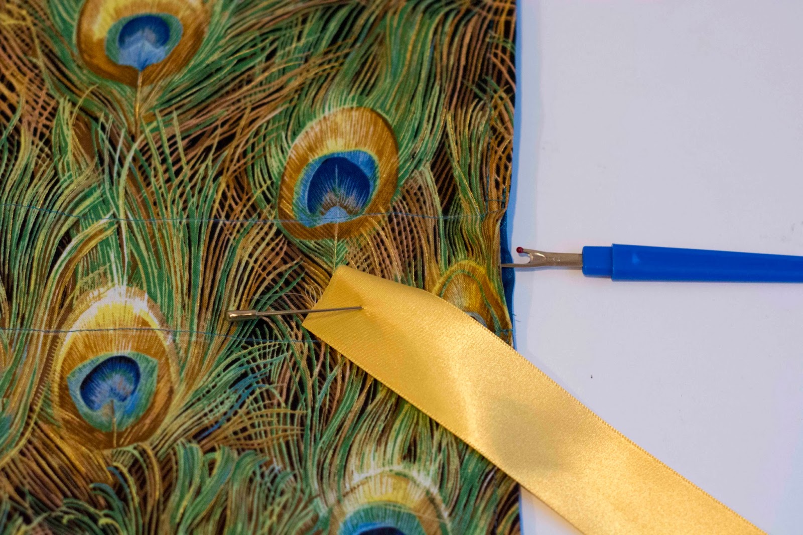 Aesthetic Nest: Sewing: Opera Collar Halloween Cape (Tutorial)