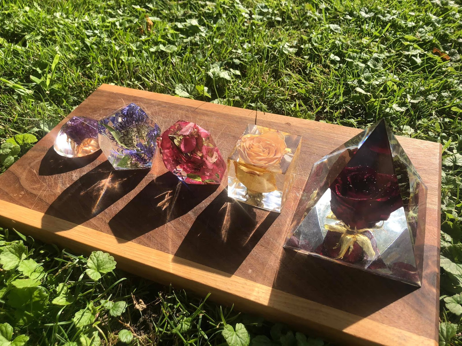 How to Make Resin and Flower Paperweight Keepsakes
