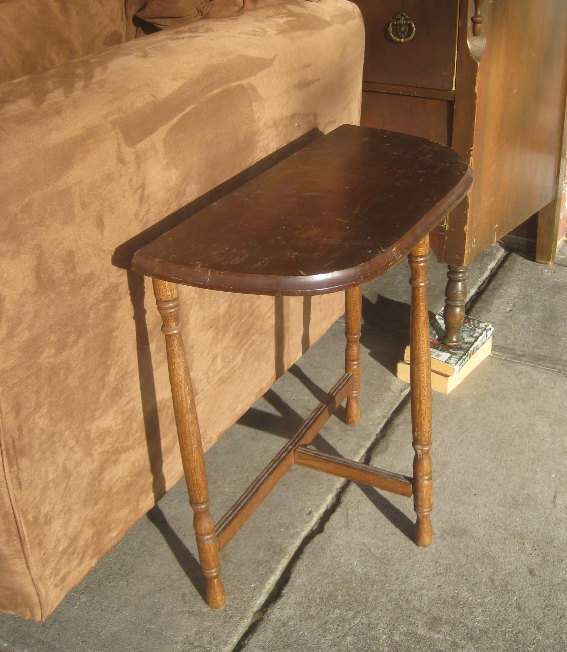 Cute Little Side Table at Elias Hull blog