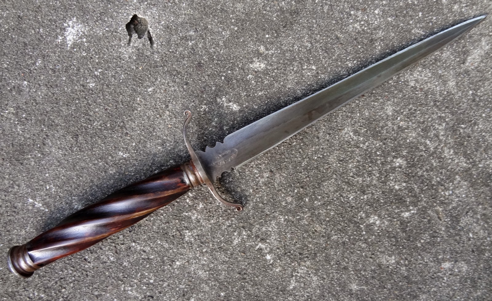 Contemporary Makers: Dagger by Mike Beathe from the Gary Ganas Collection