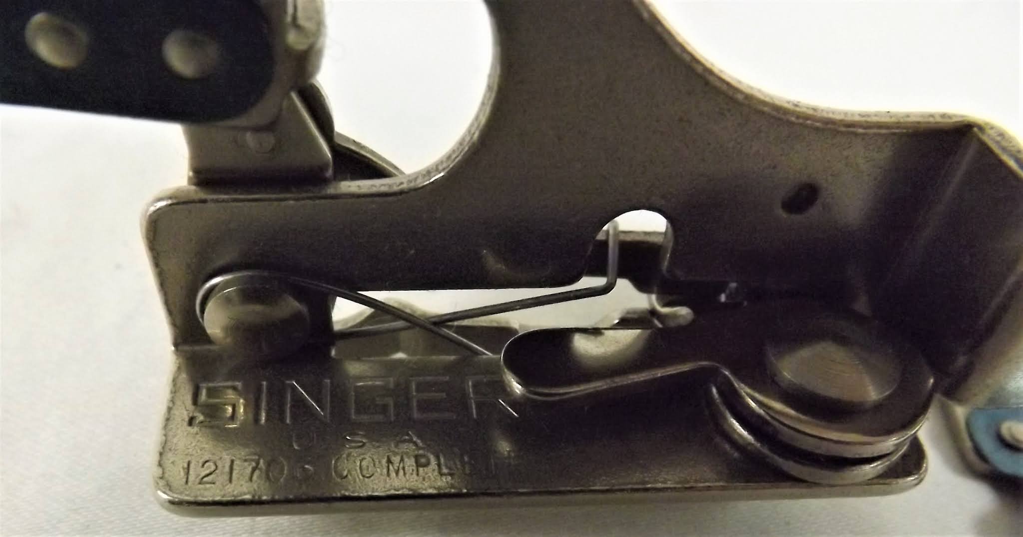 ANTIQUE and VINTAGE SEWING MACHINES WANTING a NEW HOME!!