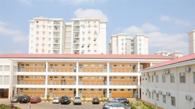 Inscrições para novos estudantes no Instituto Superior da Educação ...