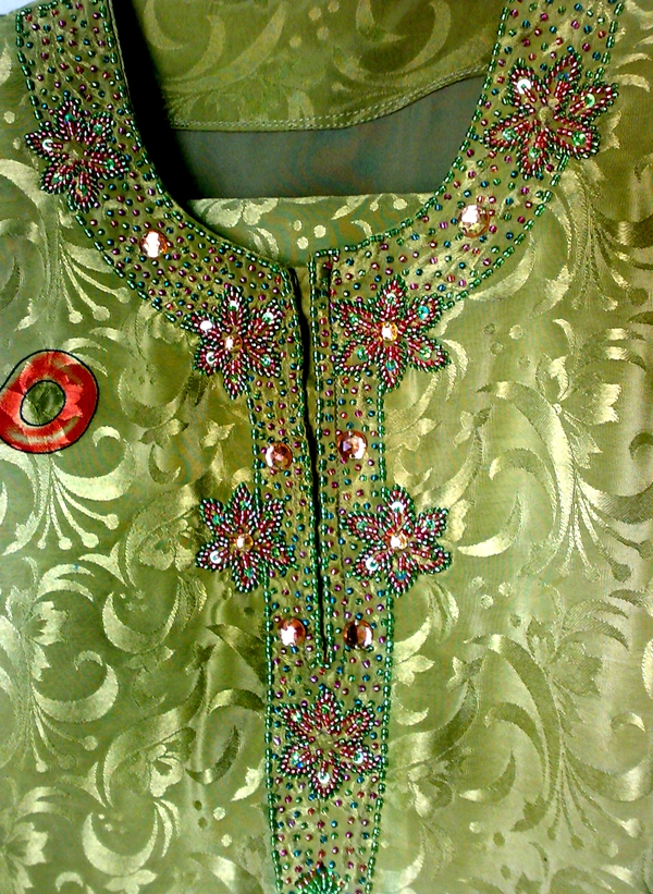 CiRha Boutique: Motif Payet Pada Kerah