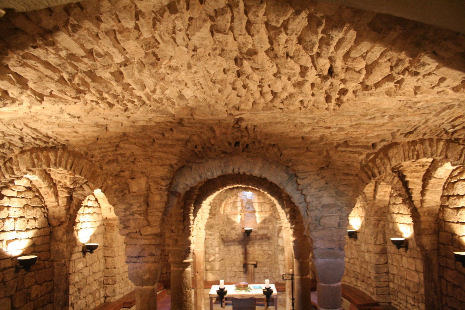 Baúl del Arte: LAS CRIPTAS ROMÁNICAS