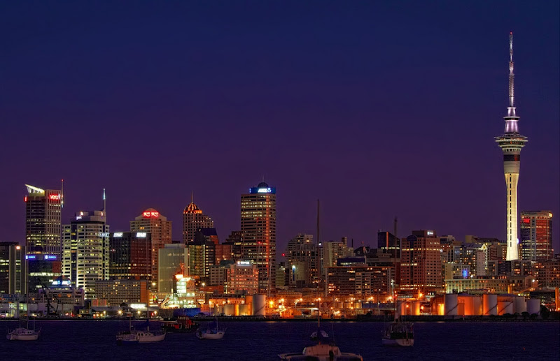 W o k a r e l l a: Auckland Skyline - Day & Night