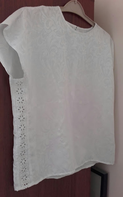 Refashion Co-op: Vintage top with lace insert