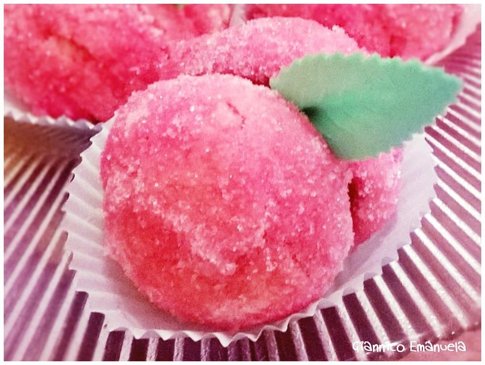 Infinite dolcezze di Manu: FINTE PESCHE ALL'ALCHERMES CON CREMA