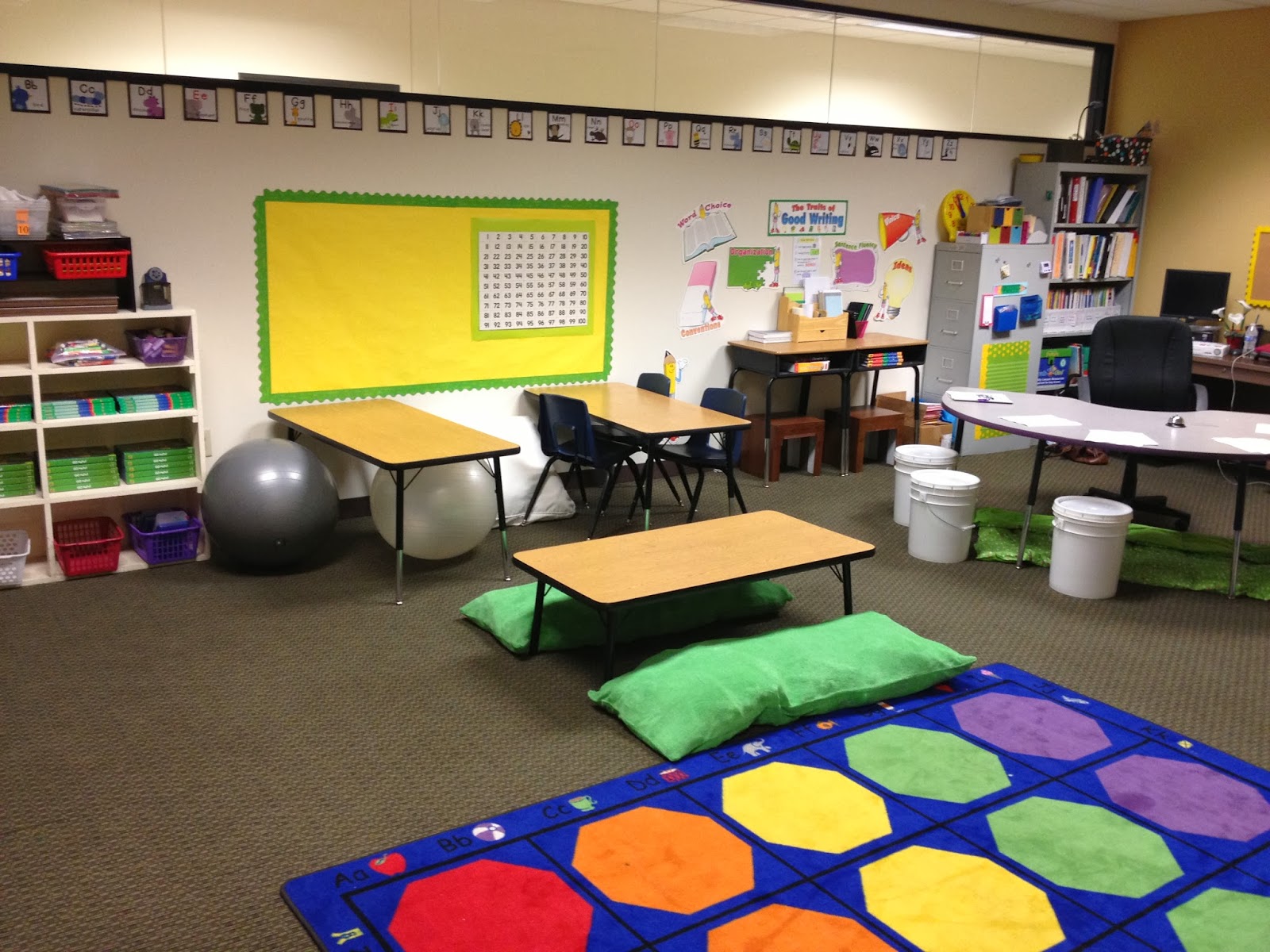 The Reading Rug--Fun in First Grade: The room