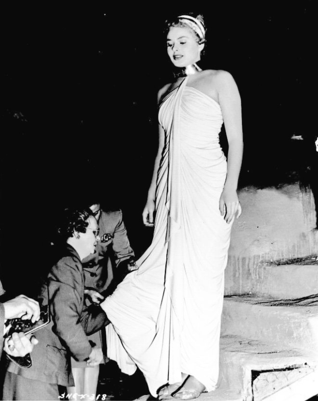 Ingrid Bergman Wearing Arrow Love Collar in the Deleted Dream Sequence ...