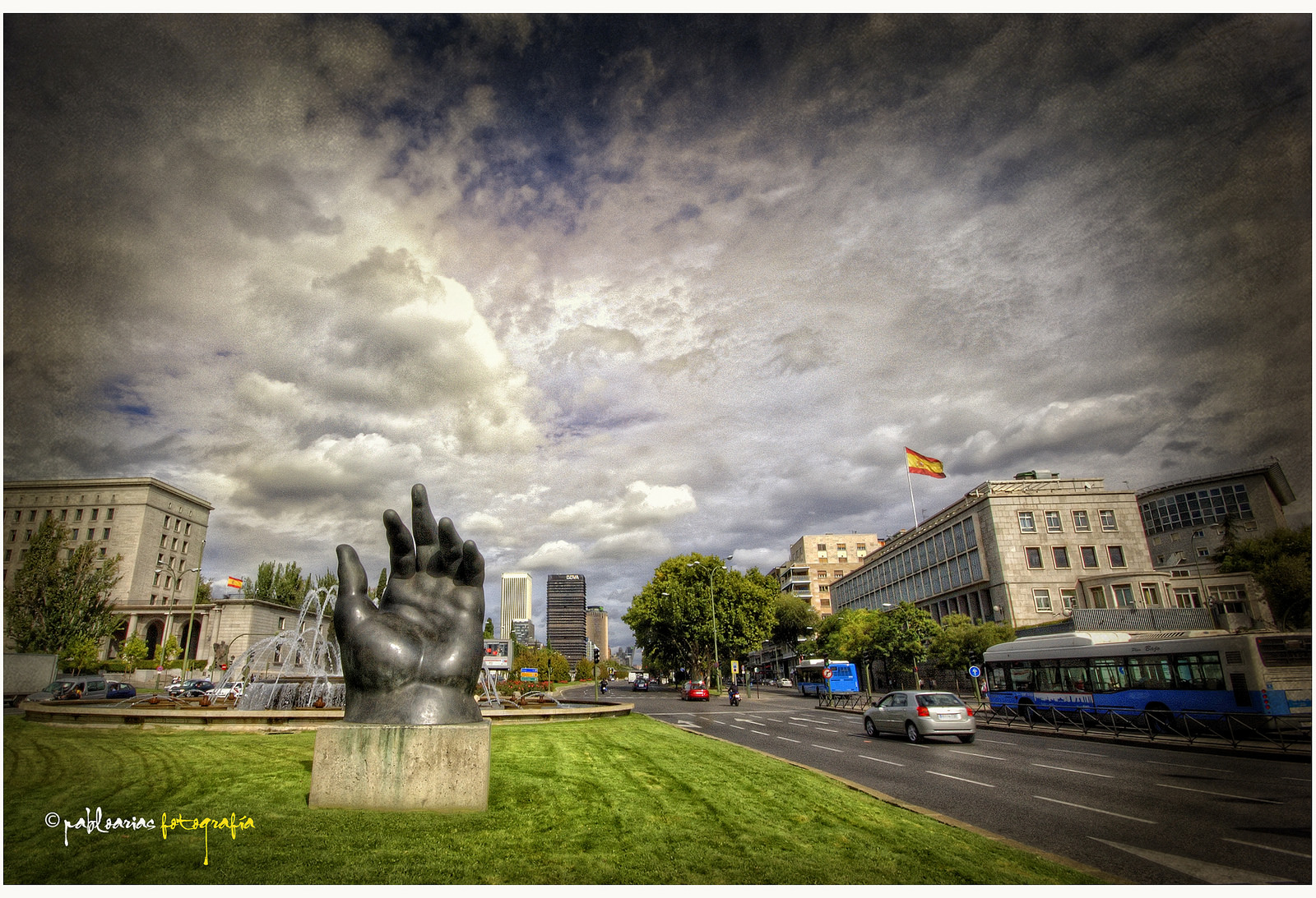 Un valle llamado Madrid: La mano de Botero