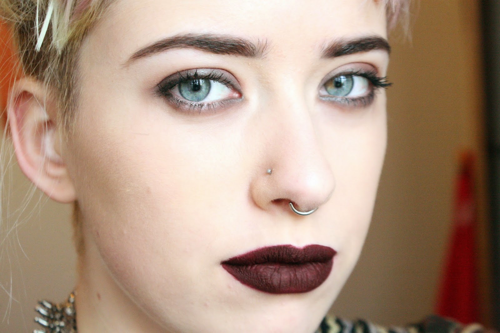 punk-puke: Dark Brows Dark Eyes Dark Lips Makeup Tutorial
