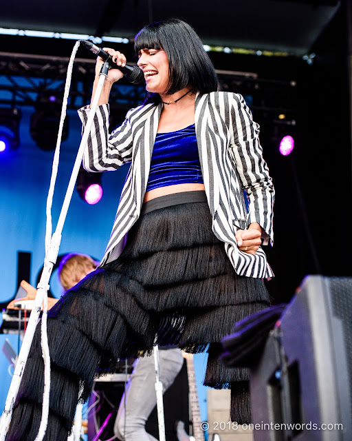 one in ten words: Riverfest Elora 2018: Day 3: Dear Rouge - Concert Photos