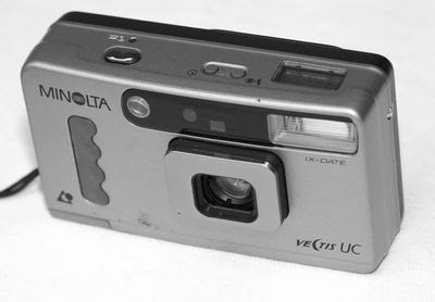 レンズ改造で遊ぶ: NIKON NUVIS mini i 25mm f4 写りの良い単焦点レンズを持つAPSフィルムカメラ