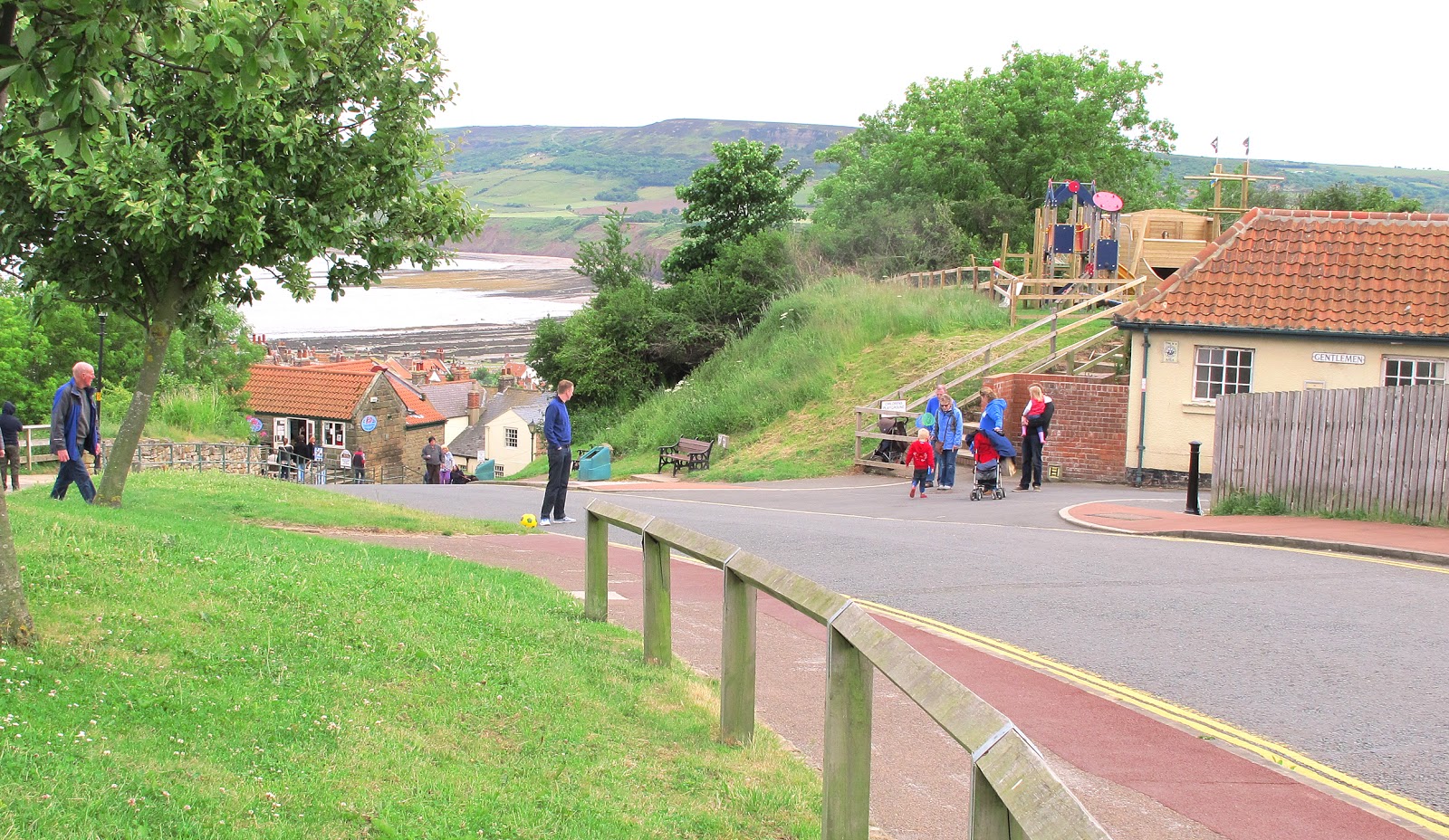 Two Wheels and a Camera: Scarborough to Whitby (The Cinder Track)