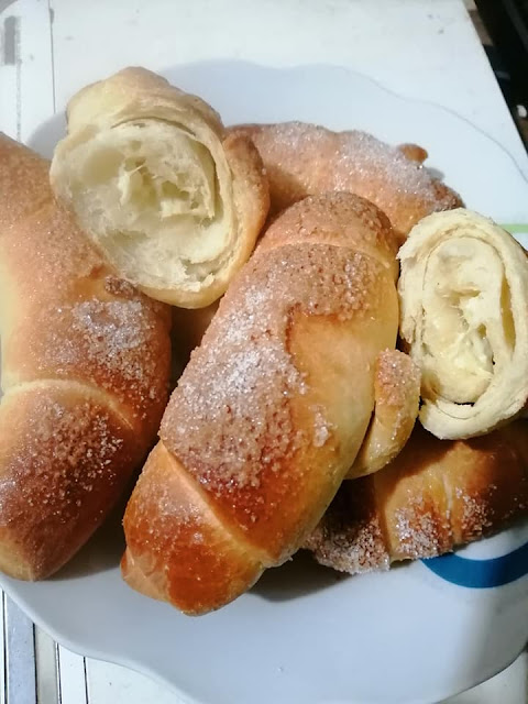 Cuernitos rellenos de 🧀 queso | Postres y Masitas