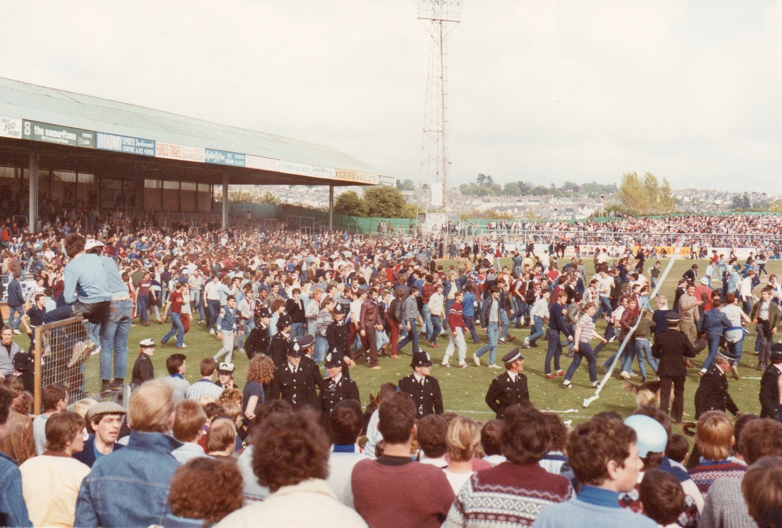 Football Hooligan Pictures: SEVEN PICTURES: Portsmouth at Plymouth 1983