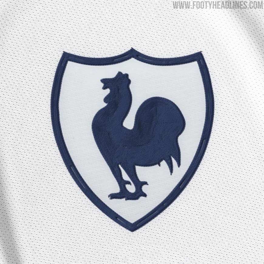 Tottenham feiert 100-jähriges Jubiläum des Cockerel Wappens - 21-22 ...