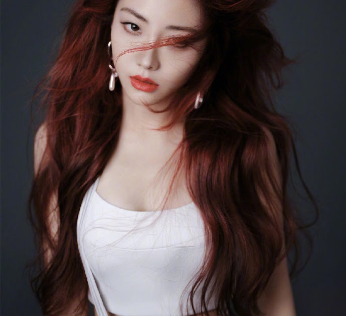 China Entertainment News: Yu Yan poses for photo shoot