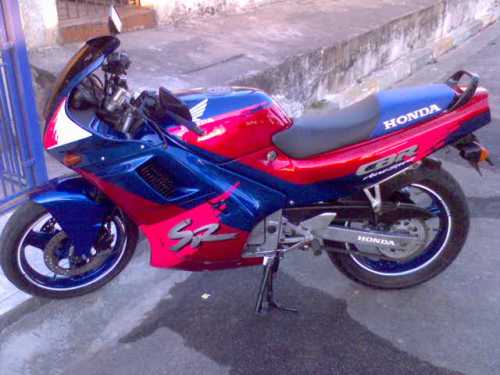 Bela Moto: Honda CBR 450 SR