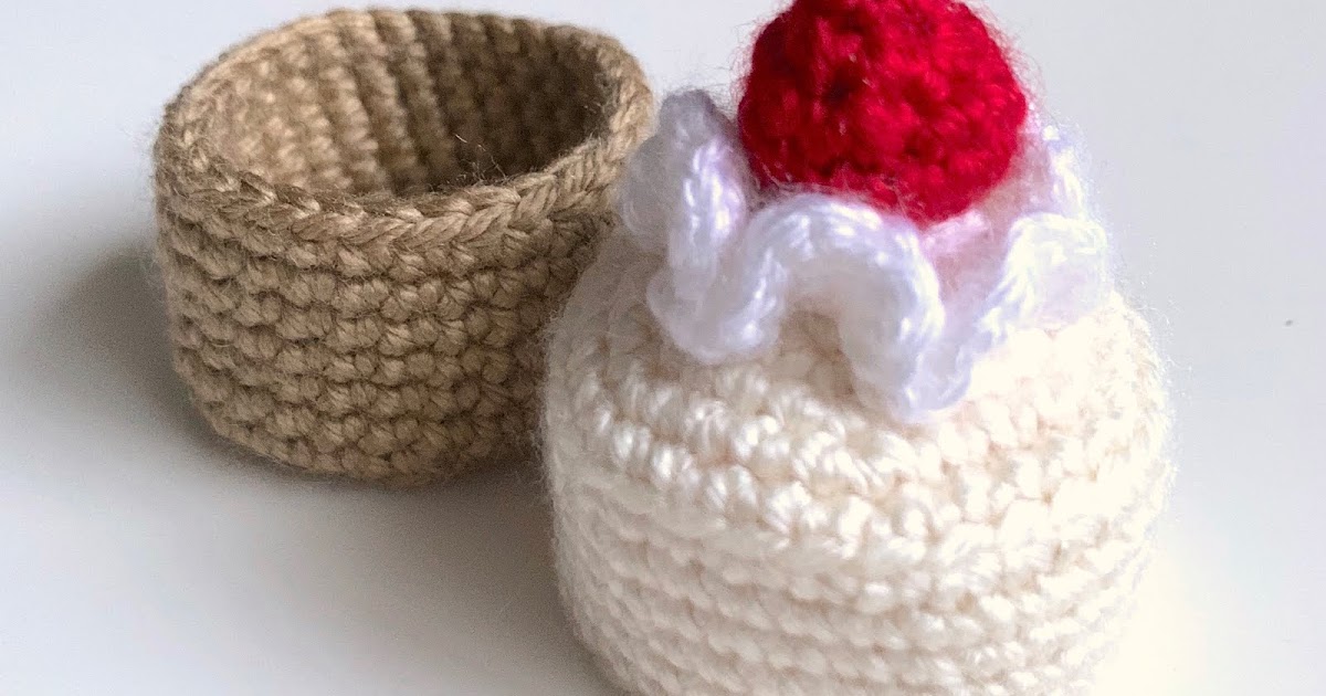 Cake Gift Box (Free Crochet Pattern) - Sweet Softies