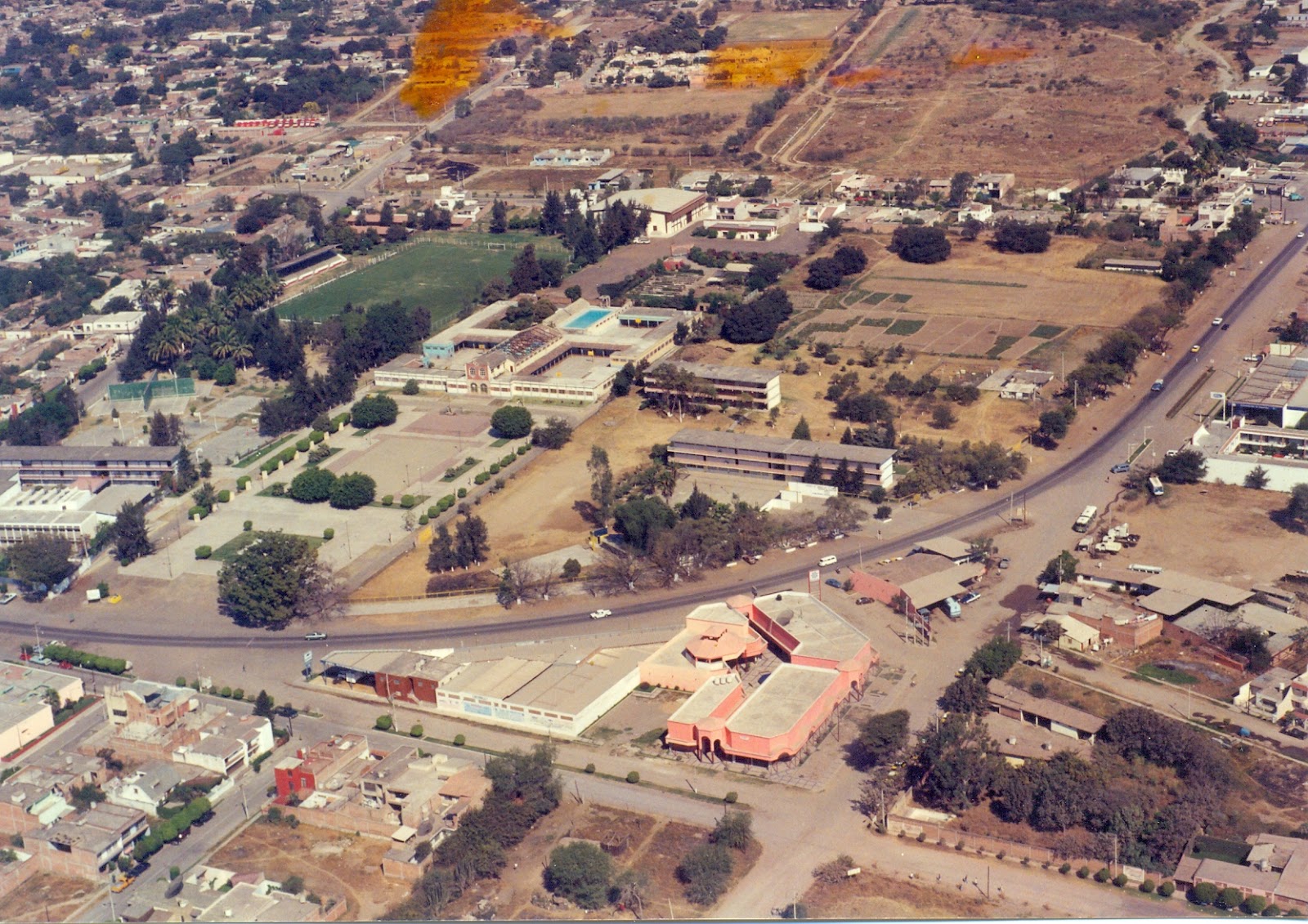 CulturAutlán: Autlán en fotos 27: Vista aérea del CUCSur