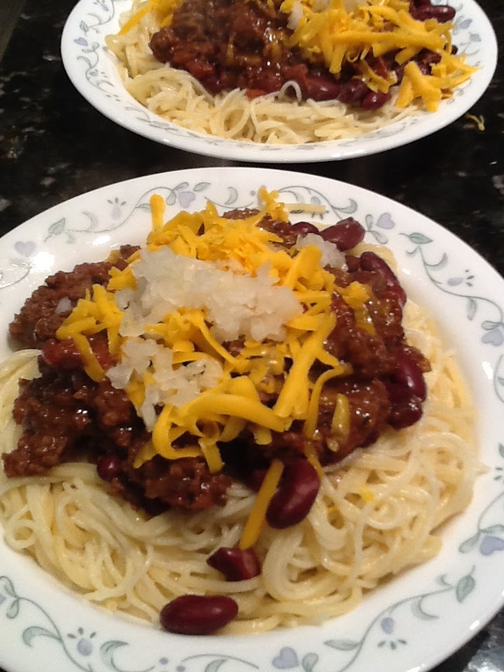 Sue's Kitchen Digest: Cincinnati Five Way Chili