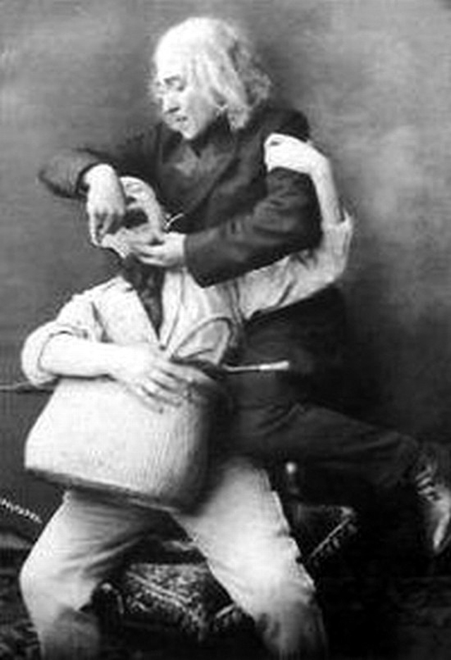 When Tooth Extraction Is Terrifying: 32 Scary Photos Show the Early ...