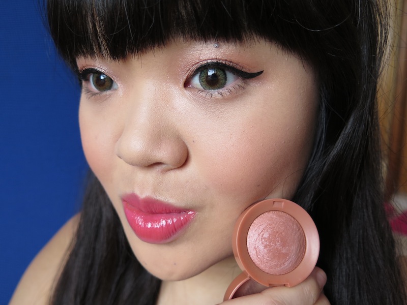 The Blackmentos Beauty Box: Easy shimmery peach eyes and cheeks!