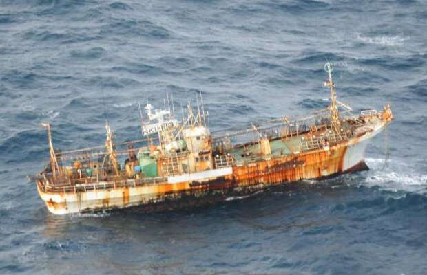Tsunami 'ghost ship' reaches Canadian coast