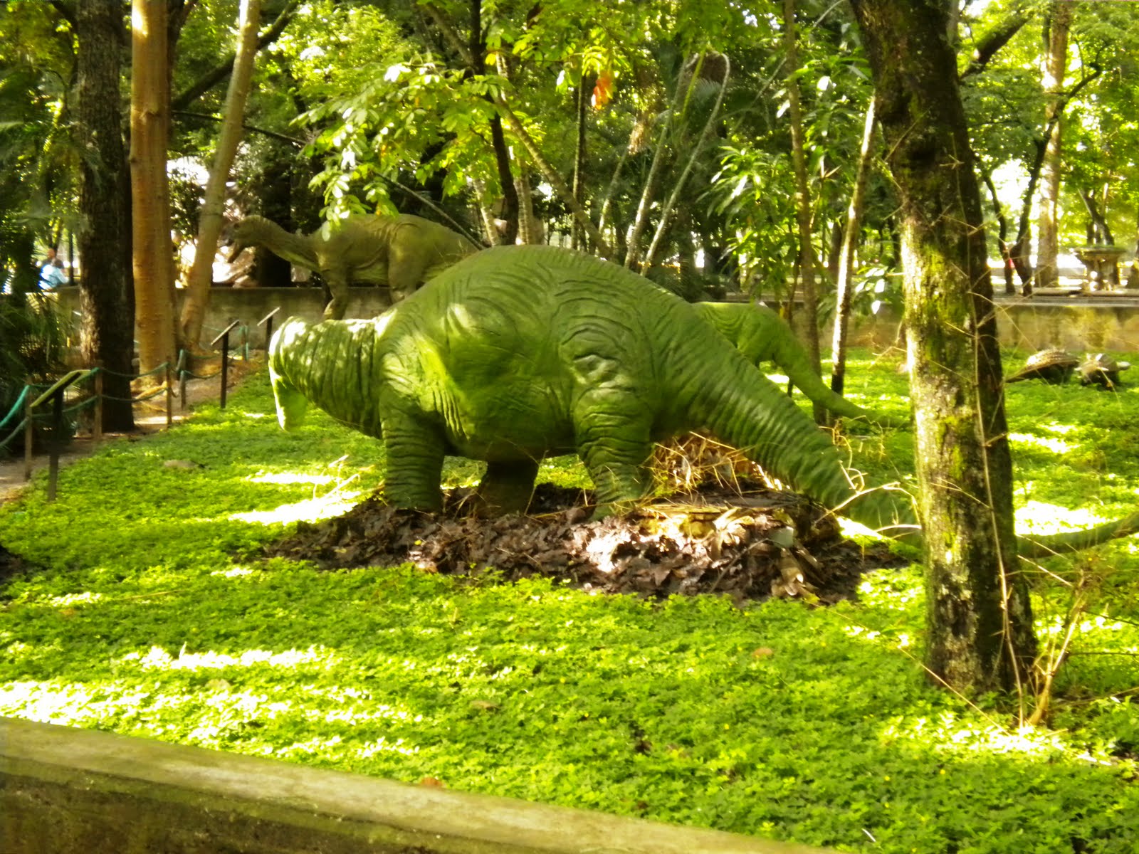 Parque Los Caobos: Siguen los DINOSAURIOS en el Parque Los Caobos - Fotos