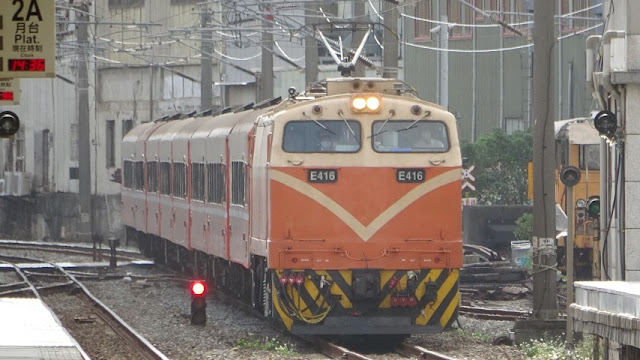 Blair's 鐵道攝影: E416電力機車 / TRA E416 Electric locomotive