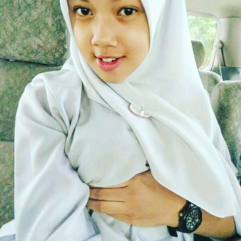 Siswi Sma Bercinta Penuh Nafsu