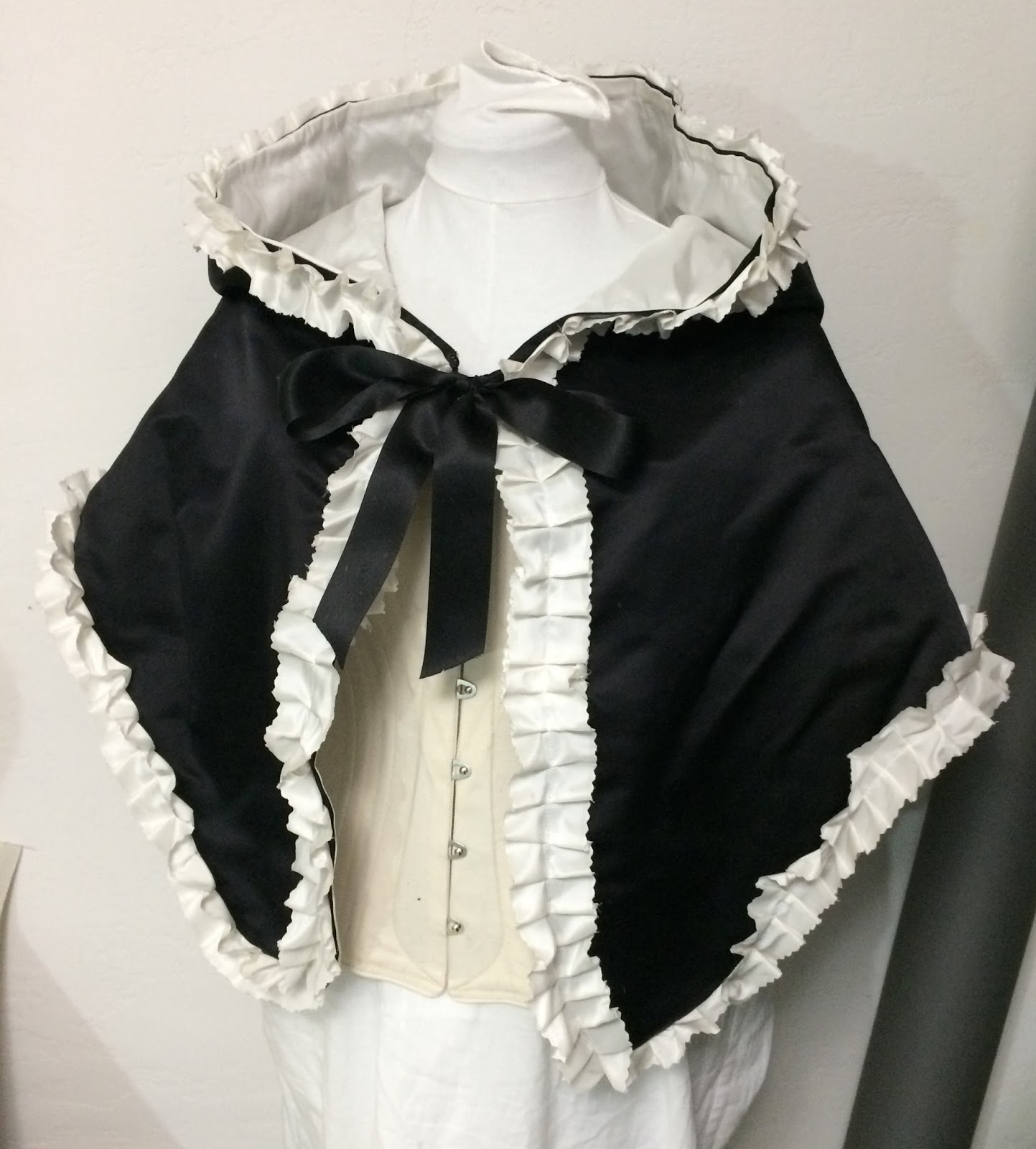 Sew Modern Sew Historical: Larkin & Smith 18th Century Silk Short Cloak