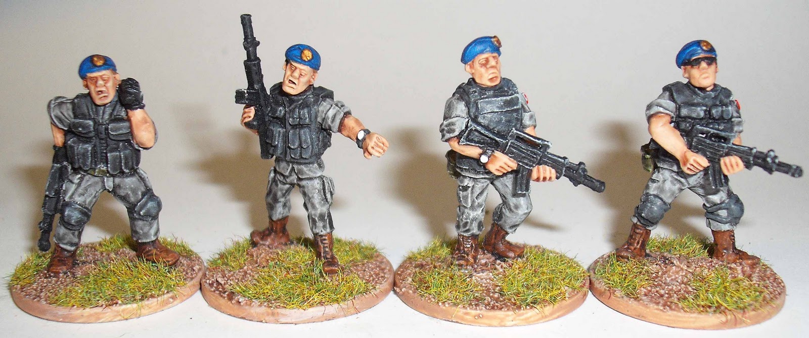Tim's Tanks: 28mm Modern Italian Special Forces by D&P Minis