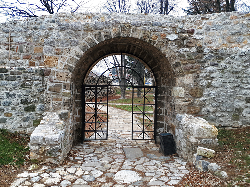 perpetuuM Mobile: Pirotska tvrđava - Momčilov grad