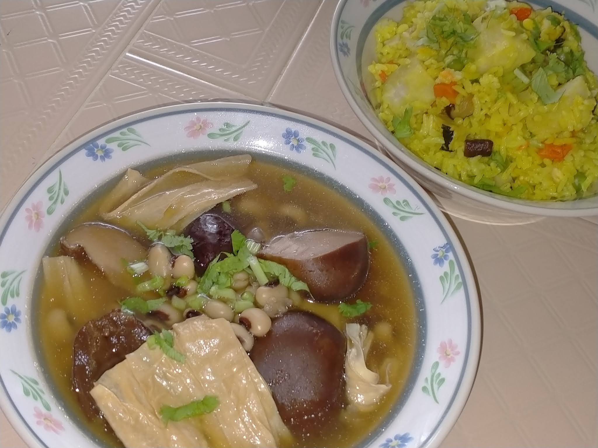 Cooking Pleasure: BLACK EYED PEAS WITH FUCHOK SOUP