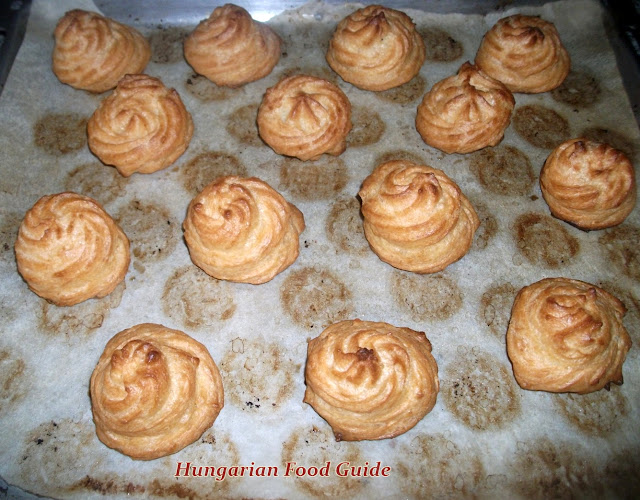 Hungarian Food Guide: Cream Bun - Képviselő fánk (Congressmen Bun)