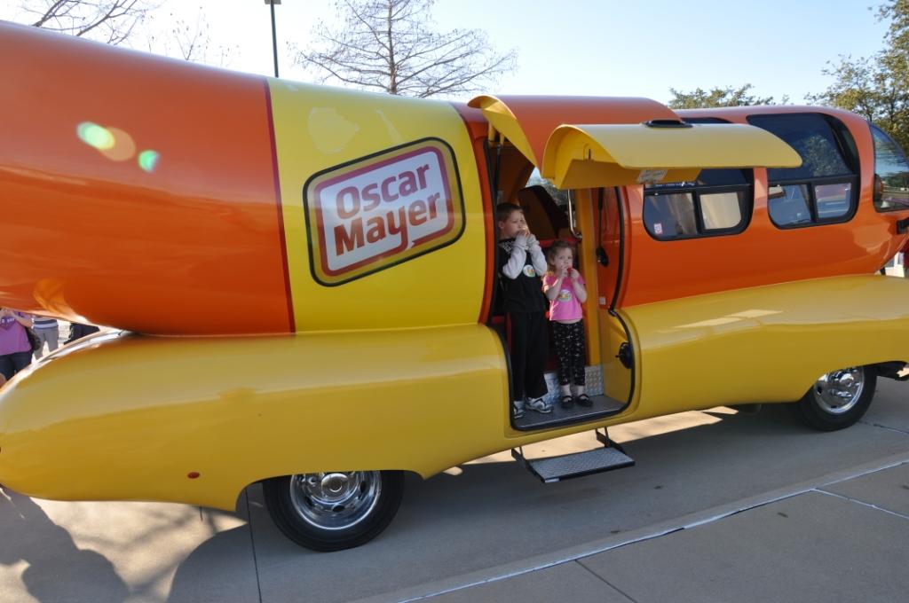 Savor The Days: Oscar Mayer Wienermobile